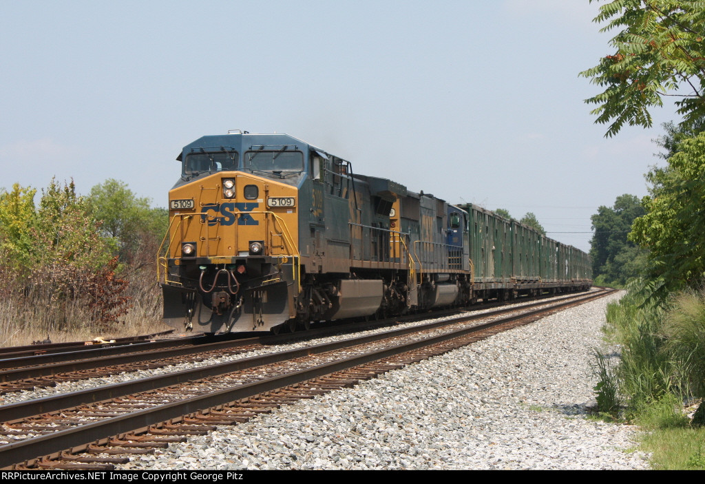 CSX Q703 trash train